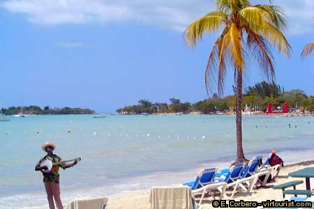 27/50.- Negril, Long Bay Beach, Sandals. VIRTOURIST.COM