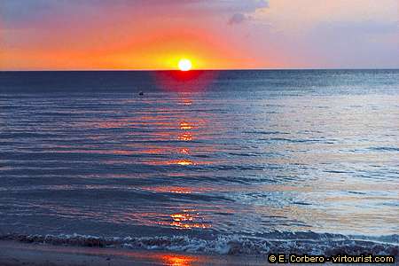 36/50.- Negril, Long Bay Beach, sun set. VIRTOURIST.COM