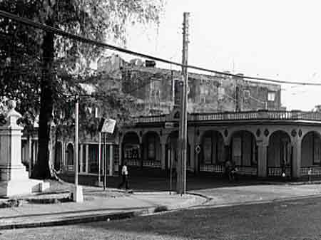 23.- Pinar del Rio II, Houses in Pinar. VIRTOURIST.COM