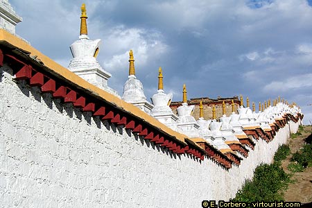 Litang, Ganden Thubchen Choekhorling Monastery. VIRTOURIST.COM LITANG