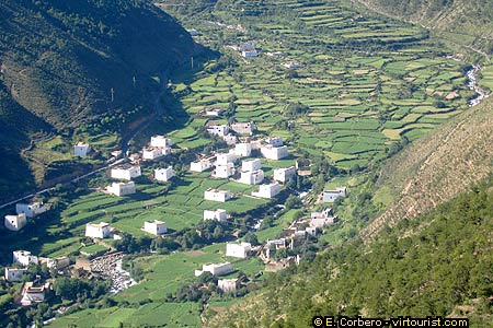 18. Tibetan Sichuan, Xiangcheng County . VIRTOURIST.COM SHANGRI LA