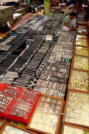 Goa, Anjuna Beach, Hippy Market. VIRTOURIST.COM GOA