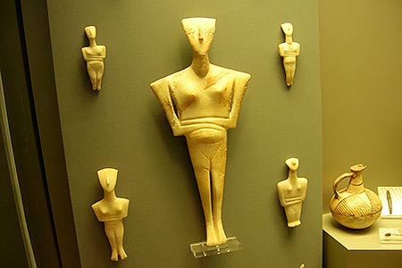 Athens, National Archeological Museum, Cycladic Figurines. VIRTOURIST.COM